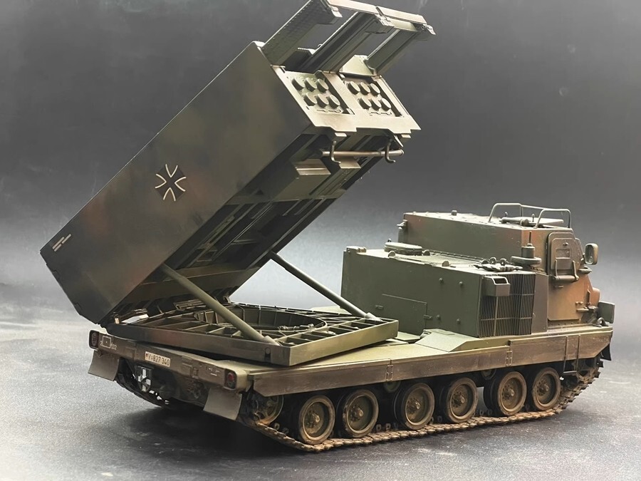 1/35 German M270/A1 Multiple Launch Rocket System FINISHED ( Trumpeter ...