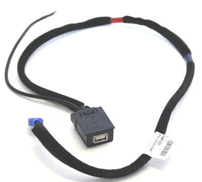 Original Kia Ceed CD 1.0 96120-J7360 USB Slot Port Buchse Anschluss mit ...