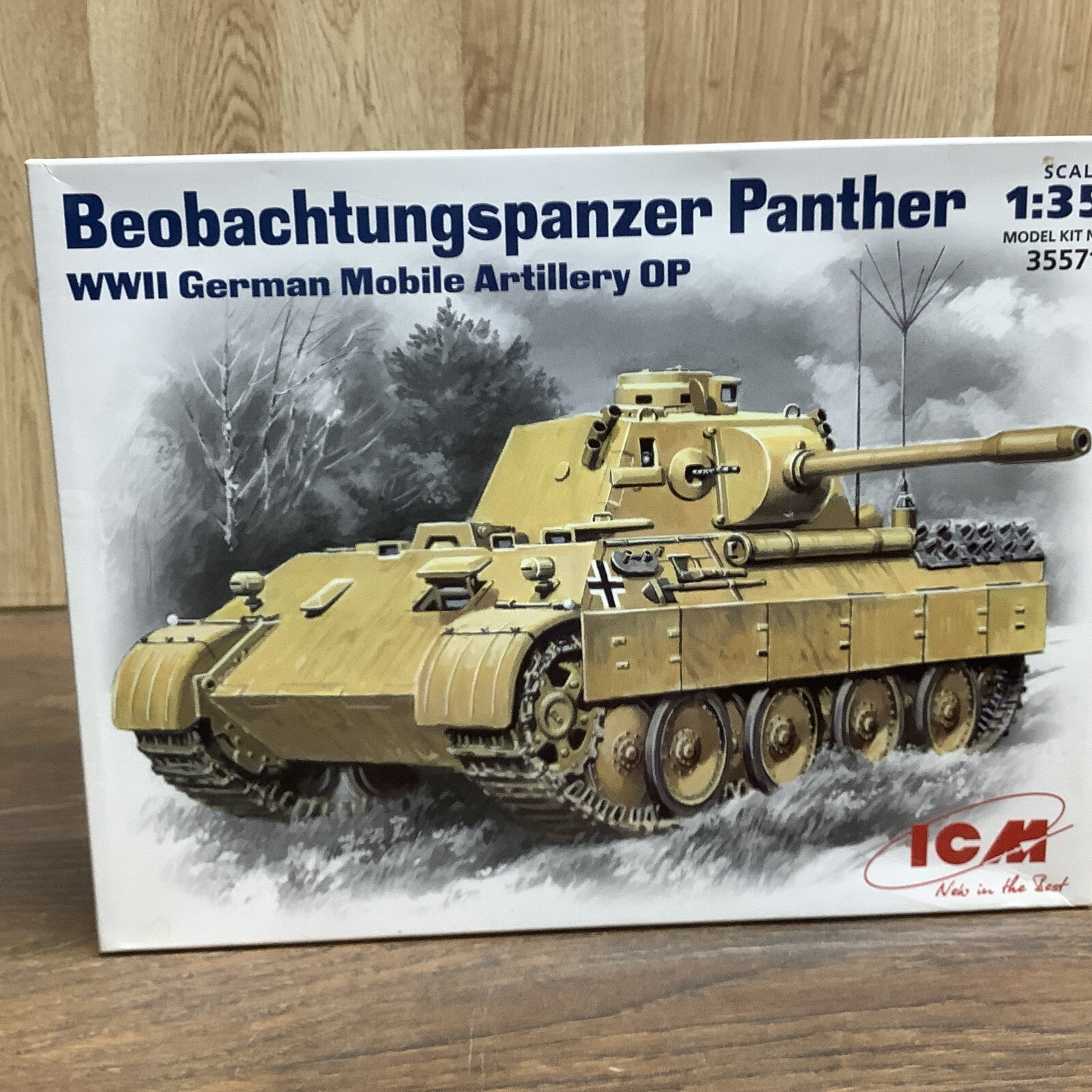 ICM #35571 1/35 Scale Beobachtungspanzer Panther WWII German Mobile ...