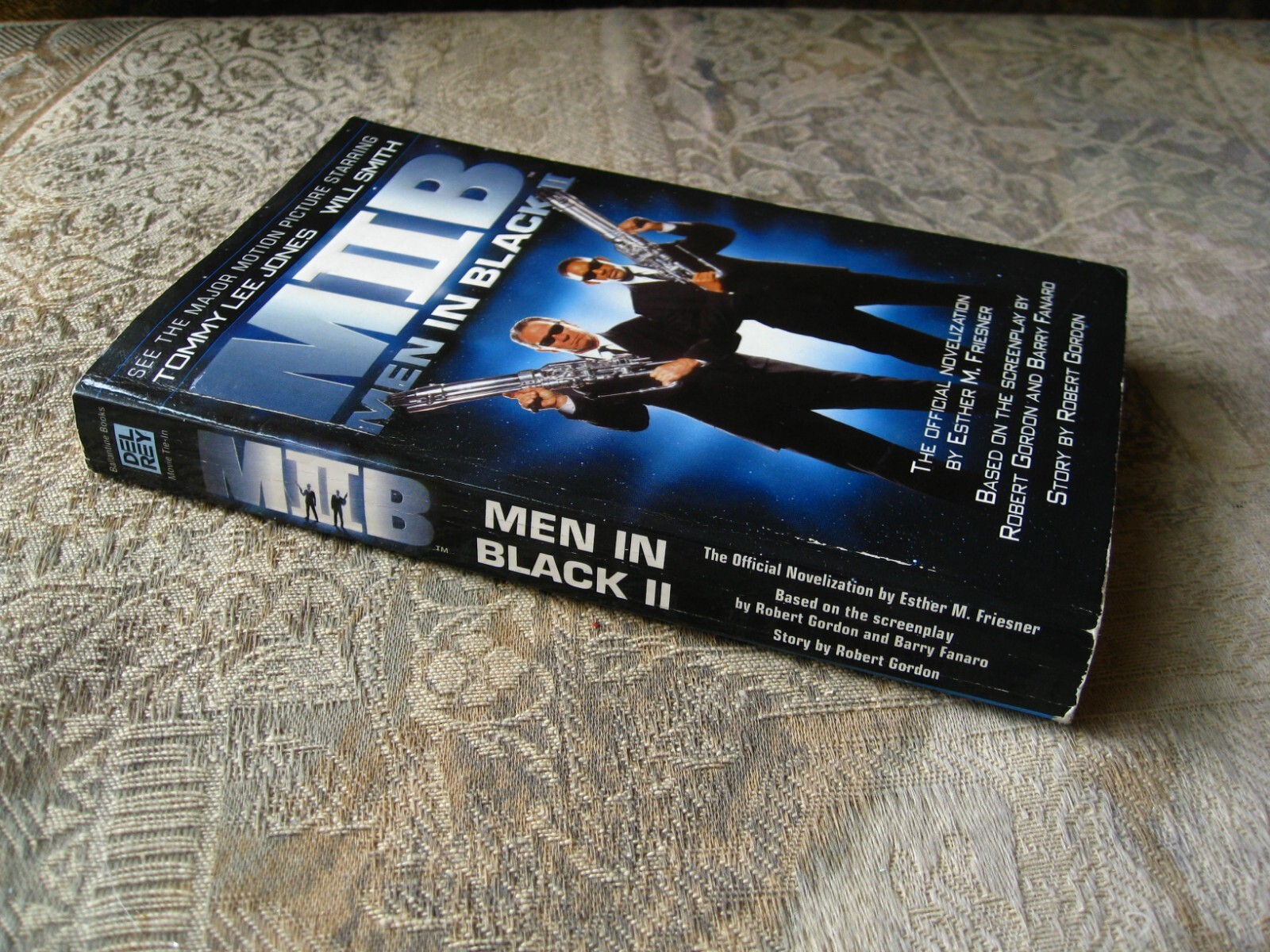 Robert Gordon, Esther M. Friesner - Men in Black II - 2002 - paperback ...