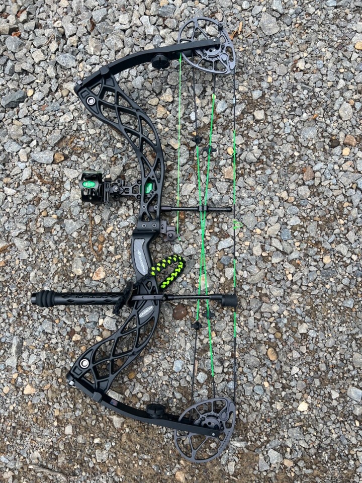 DIAMOND ARCHERY DEPLOY SB (P24013581) and bow case | eBay