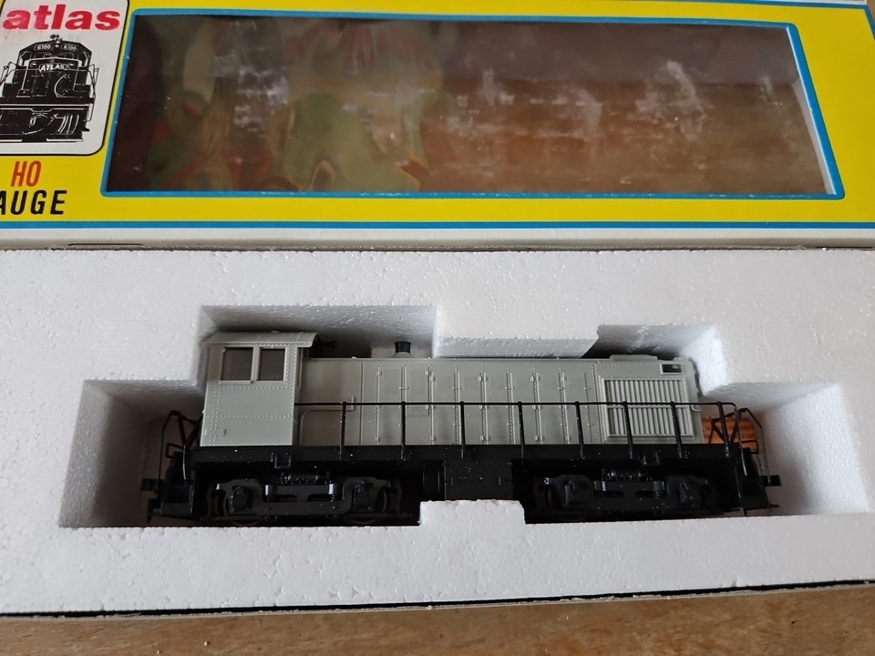 Atlas HO Scale Undecorated Alco S-4 Diesel Locomotive 8270 NEW IN BOX ...