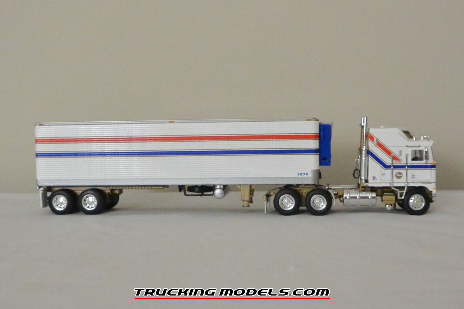 DCP 1:64 VIT 200 Bicentennial Kenworth K100 Aerodyne Cabover w/ Reefer ...