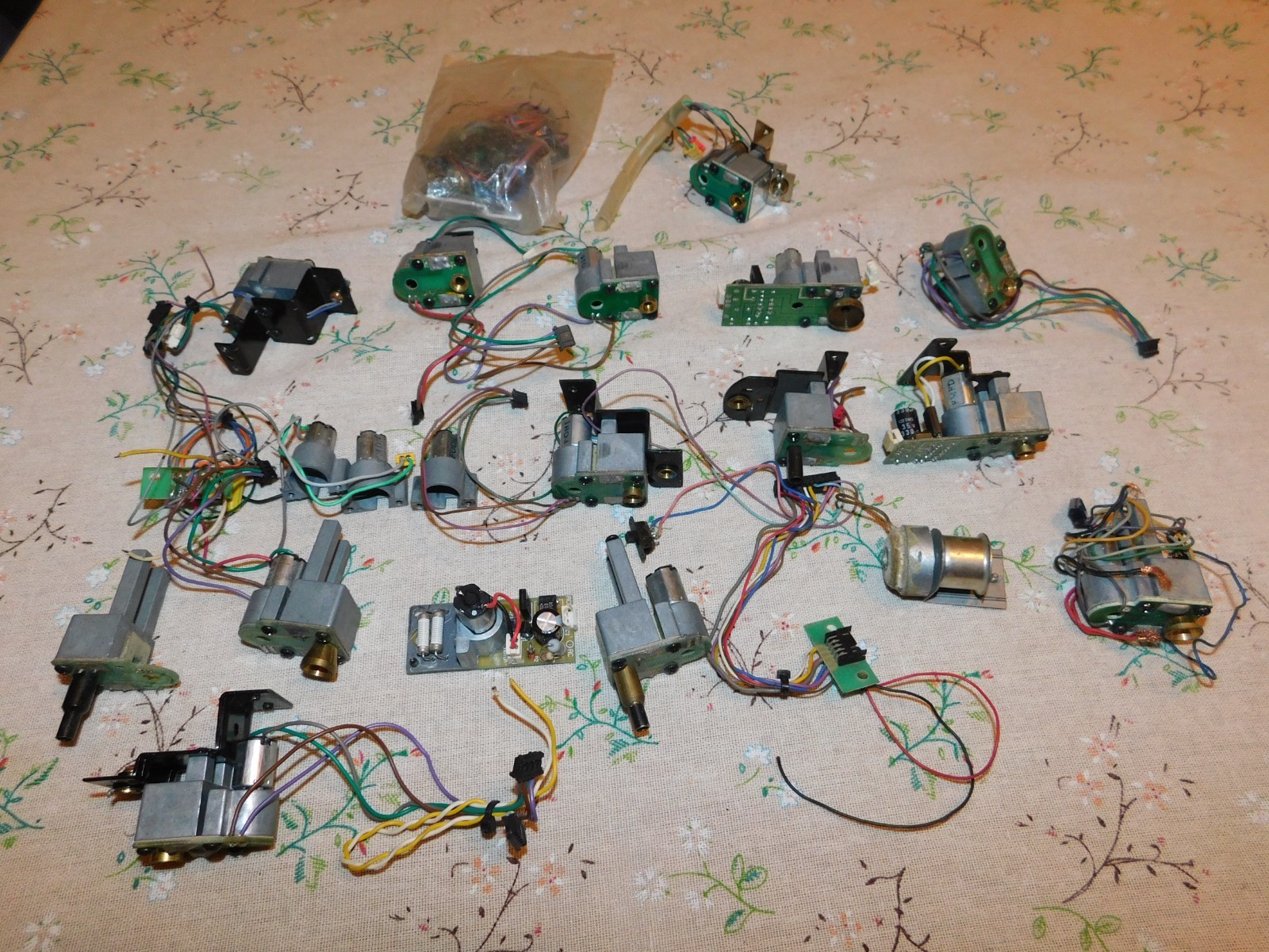 ! BIG LOT OF MTH ENGINES SMOKE UNITS FOR PARTS & REPAIR UNTESTED ! | eBay