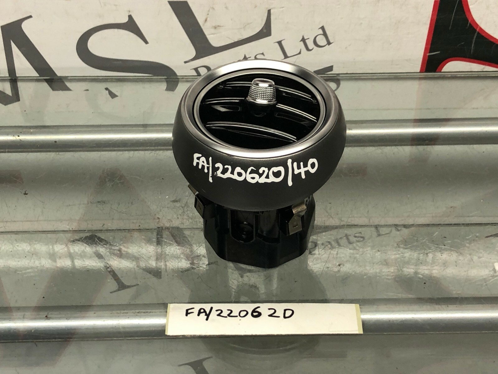 (AS) MERCEDES BENZ W205 C CLASS FRONT DASH VENTS GRILL A2058300301 | eBay