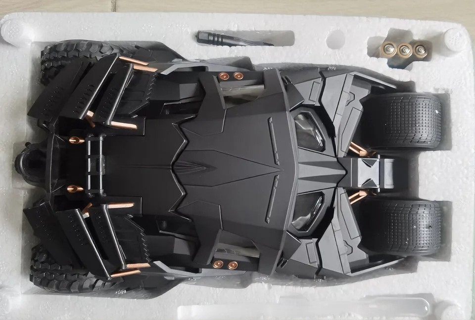 1:18 Scale Batmobile Tumbler Diecast Car Batman The Dark Night Trilogy ...