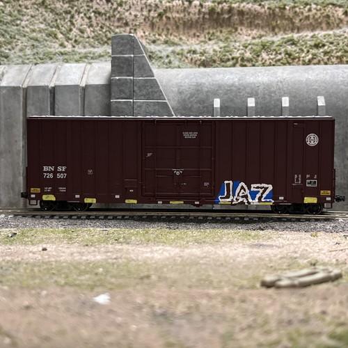 HO Scale Walthers 50’ Gunderson HiCube Boxcar BNSF 726507 (weathered ...