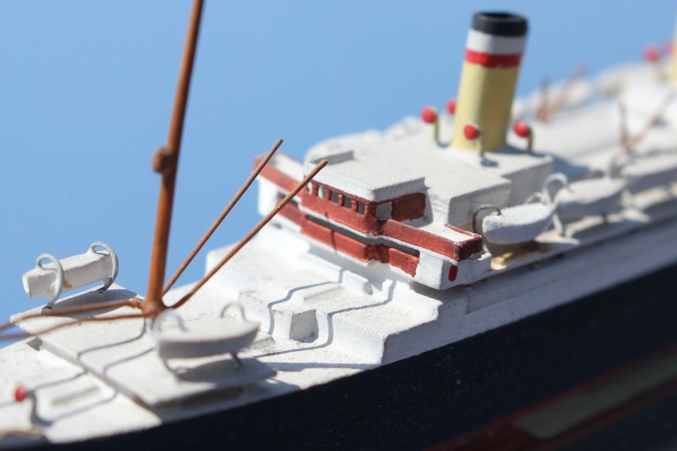 HAMBURG AMERICA LINE SS RESOLUTE BASSETT LOWKE WATERLINE MODEL SHIP | eBay