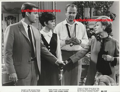 Photo 1968 Don't Just Stand There Wagner Mary Tyler Moore Korman Glynis ...