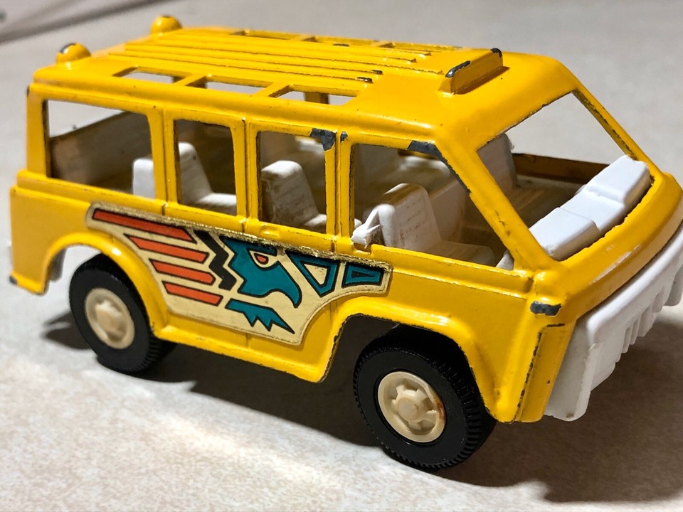 Vintage Tootsietoy Toughs Die Cast Yellow Buzy Bees Bus Pressed Steel V ...