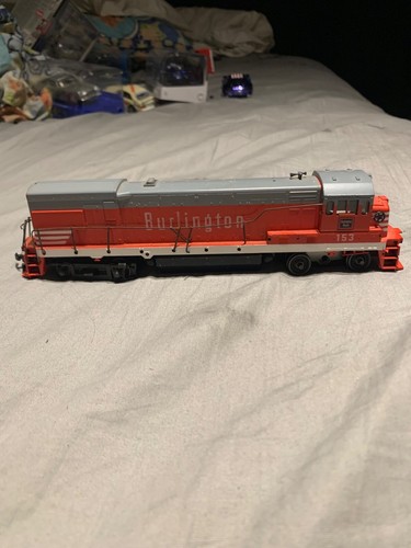 Athearn HO Scale POWERED Burlington 153 U30-B GE Diesel Engine #3441 | eBay