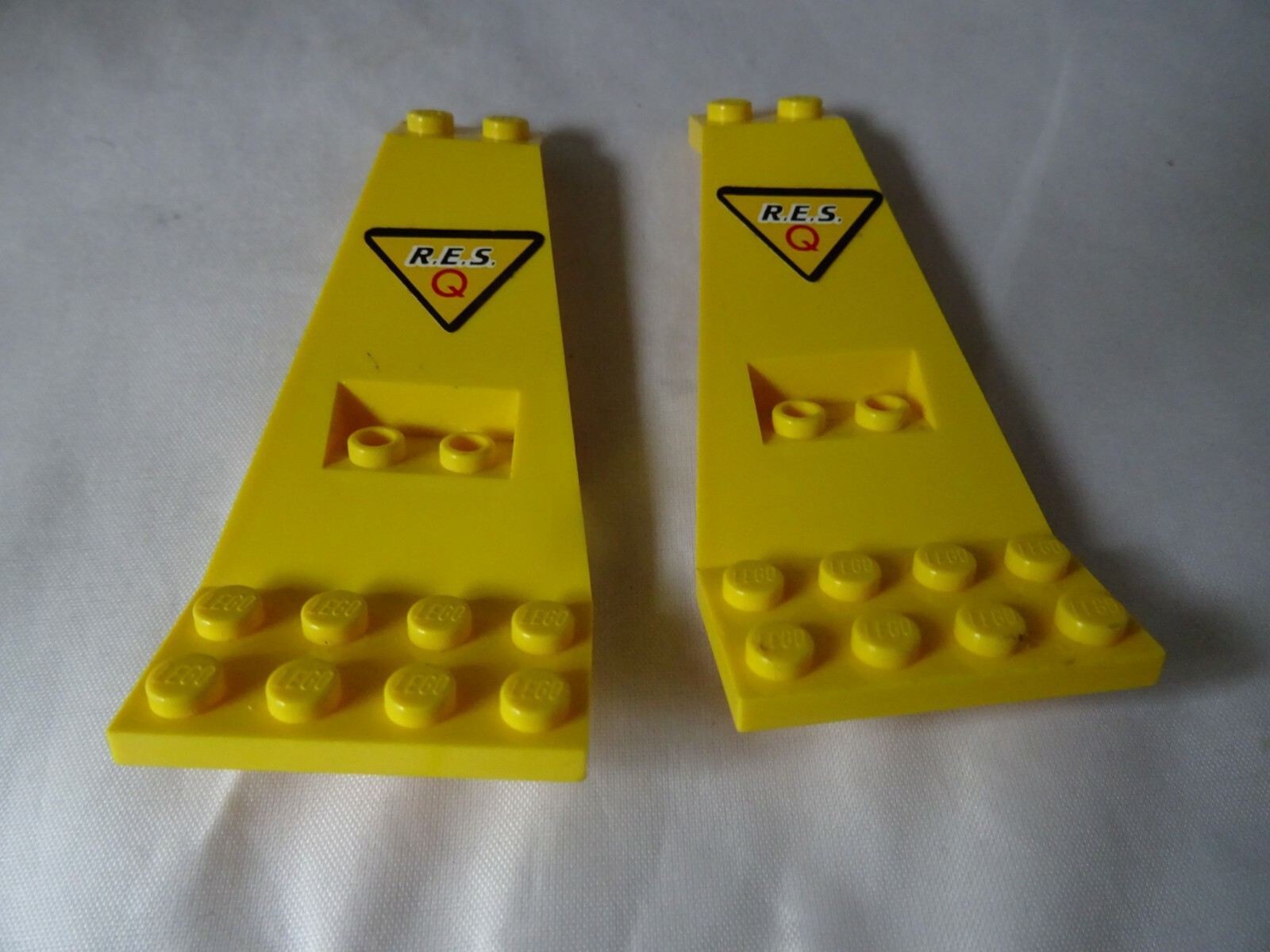 LEGO 30118 YELLOW WING PLATE BI-LEVEL 8 x 4 & 2 x 3 1/3 UP x 2 WITH ...