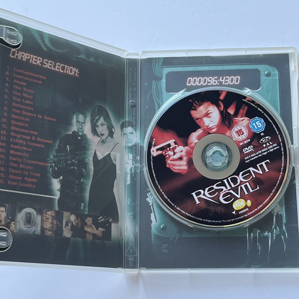 Resident Evil (2002) DVD Action Horror Film Milla Jovovich - Michelle ...