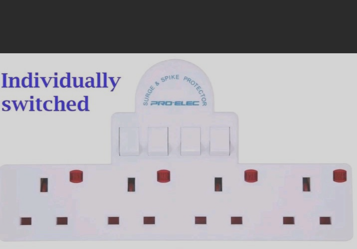 13A 4 WAY GANG EXTENSION MULTI PLUG IN MAINS SOCKET ADAPTER SPIKE SURGE ...