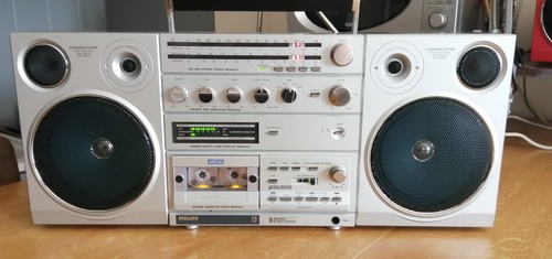 Philips D8614 Vintage Ghettoblaster Boombox w/Bluetooth -Entierement ...