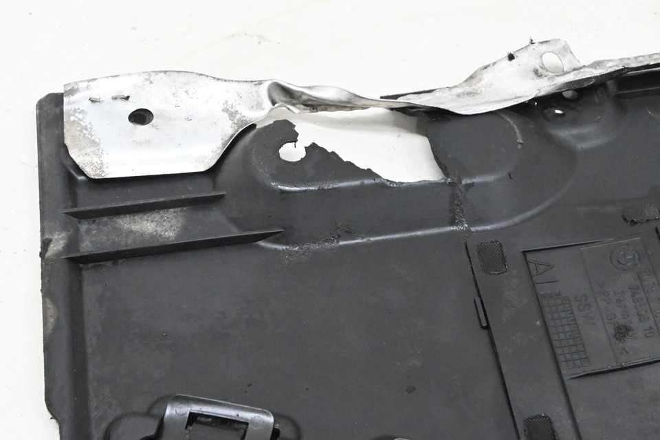⭐06-12 Bmw E90 3 Series Underfloor Engine Coating Center Splash Shield ...