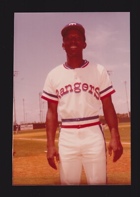 Mickey Rivers TEXAS RANGERS UNSIGNED 3-3/8 x 5 ORIGINAL SNAPSHOT PHOTO ...