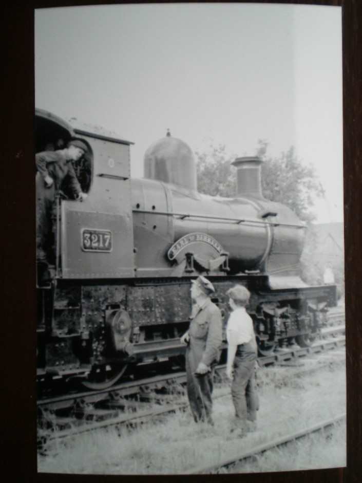 PHOTO GWR COLLETT CLASS 2251 0-6-0 LOCO 3217 EARL OF BERKWELL | eBay UK