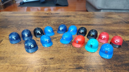 Lot of 16 LAICH MLB Mini Baseball Plastic Batting Helmets Yankees ...