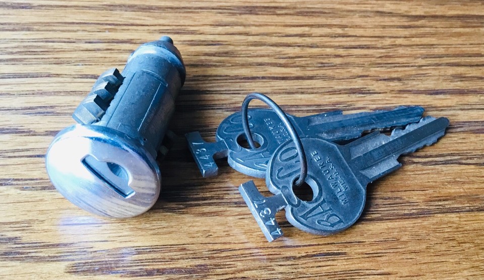 1934 1935 Buick GAS TANK LOCK CYLINDER w/BASCO KEYS vtg NOS Chevy ...