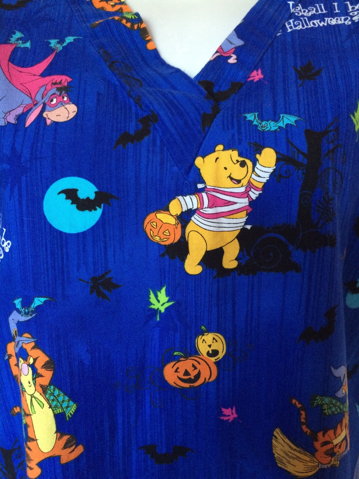 Disney Winnie Pooh Tigger Scrub Halloween Medium Eeyore Bats Pumpkins ...