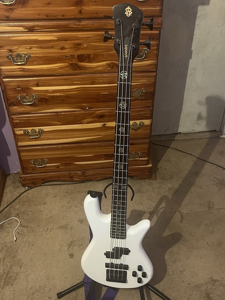 Spector Performer 4 Deluxe Electric Bass Guitar 4-String, Right-Handed ...