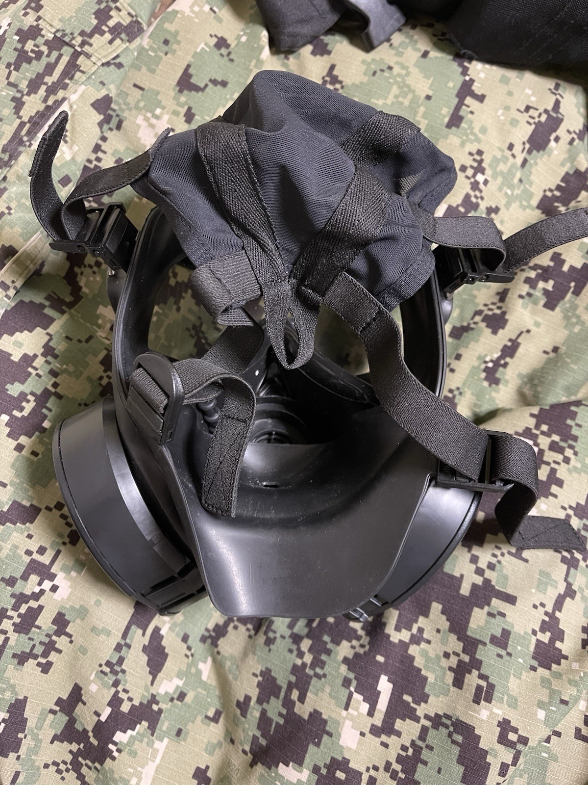 AVON M50 GAS MASK W/ CARRY BAG - U.S. MILITARY / LAW ENFORCEMENT -SIZE ...