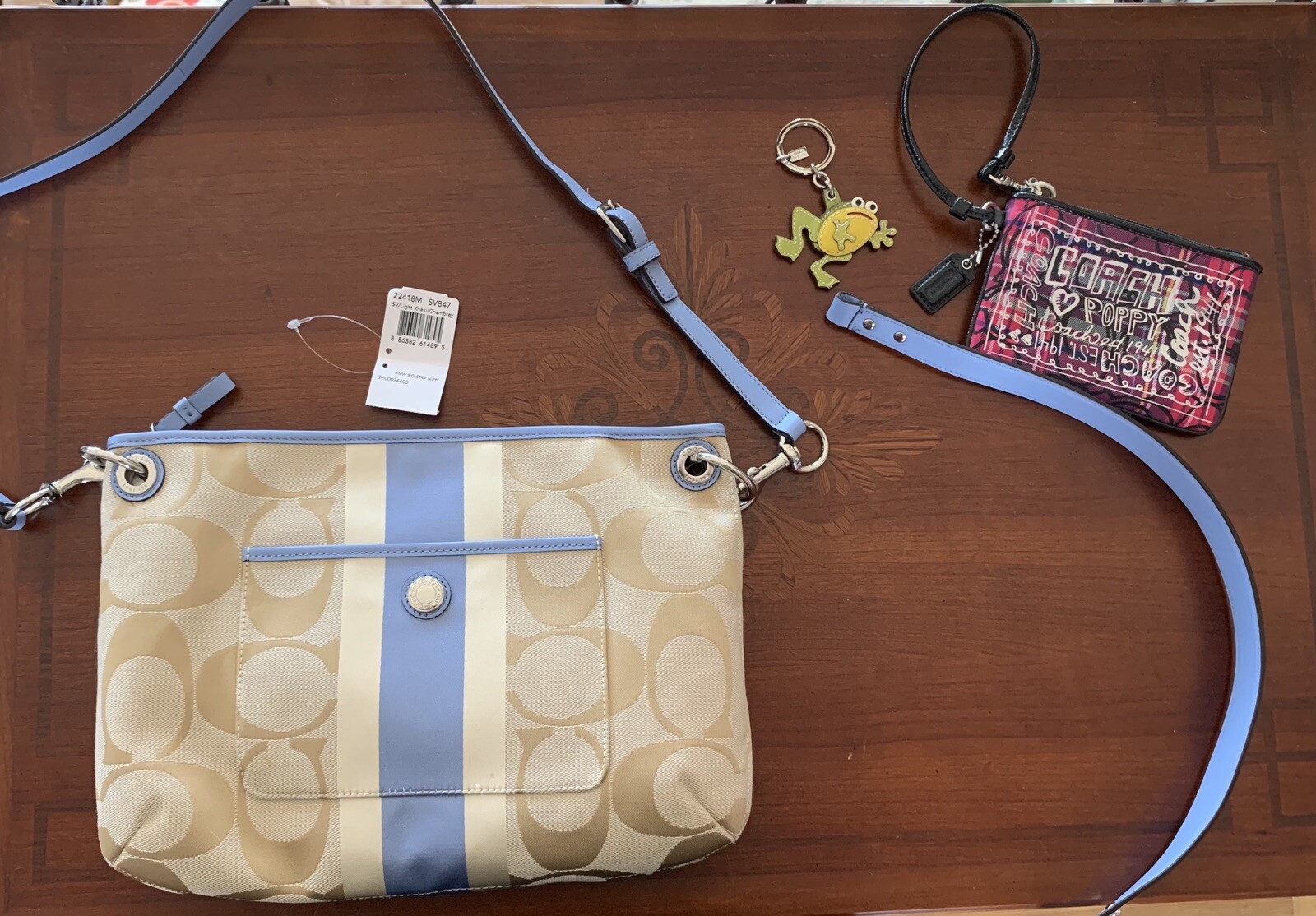 Coach Purse SV/ Light Khaki And Chambray Bundle With Wristlet And Frog ...