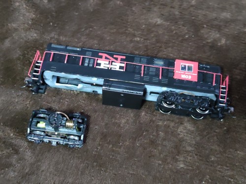 HO Scale Bachmann NH New Haven FM H16-44 Diesel Locomotive #1603 Rare ...