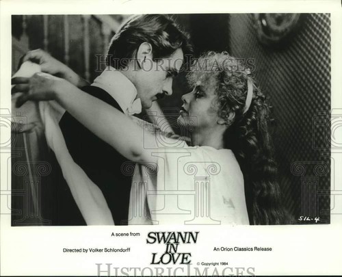 1984 Press Photo Actors Jeremy Irons, Ornella Muti star in "Swann In ...