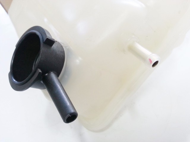 6615003949 Genuine Reservoir Tank Complete for SsangYong Istana for ...