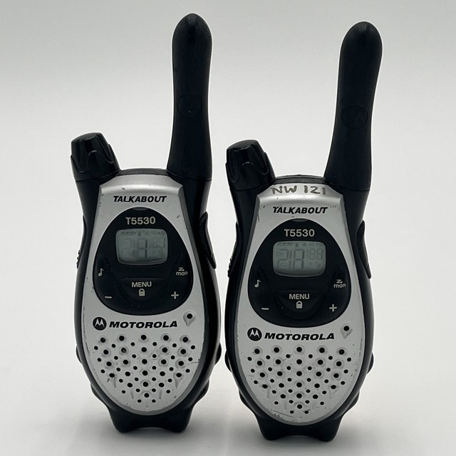 Motorola T5530 Two Way Radio Walkie Talkie Talkabout Pair 2 for sale ...