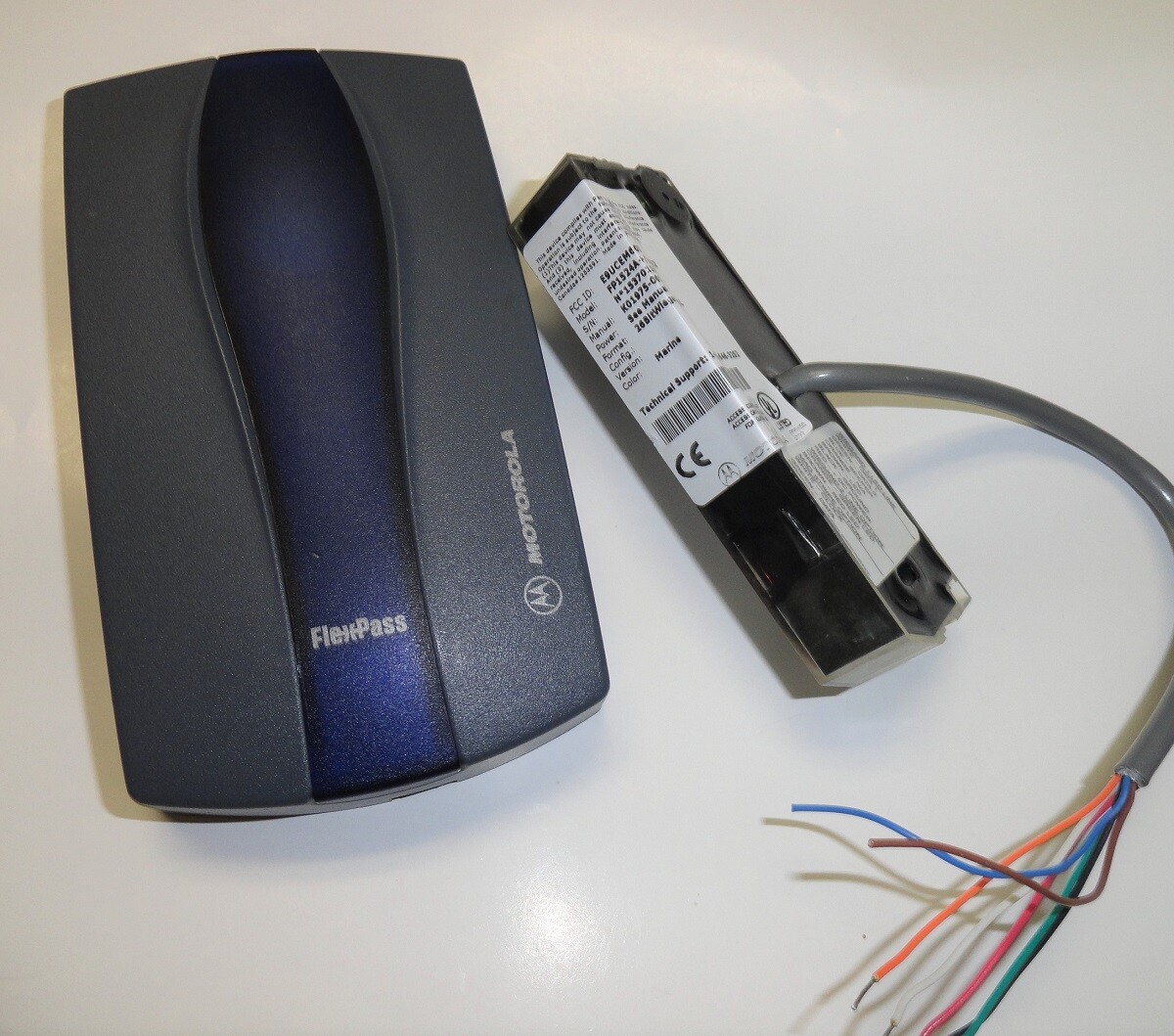 HID Motorola Indala Wave FlexPass Wallswitch Prox Reader, 26-bit ...