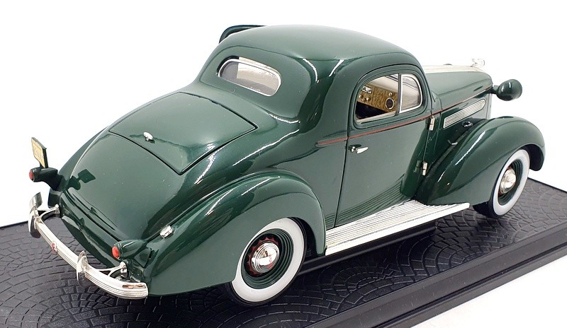 Fairfield Mint 1/18 Scale Diecast 18106 - 1936 Pontiac Deluxe - Green ...