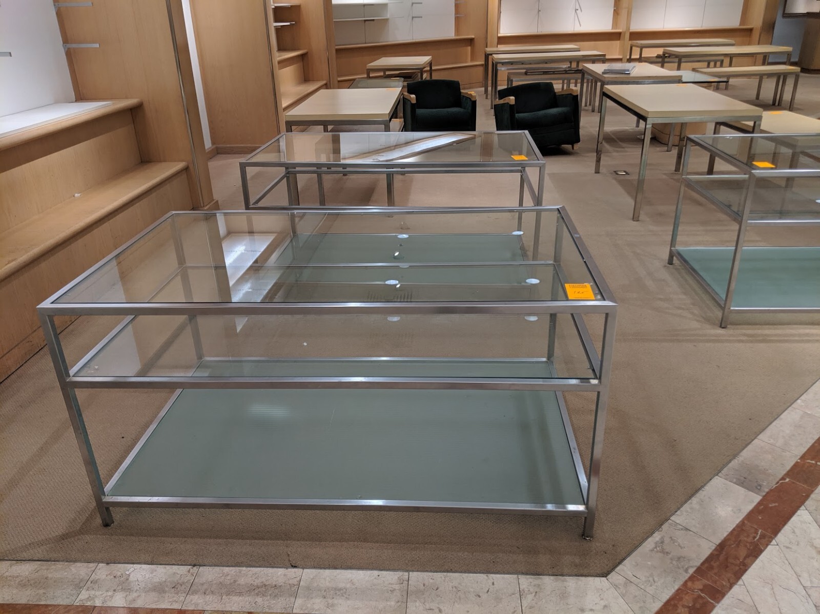 Retail Store Fixture Merchandise Display Glass Table w Shelves 5' x 3 ...