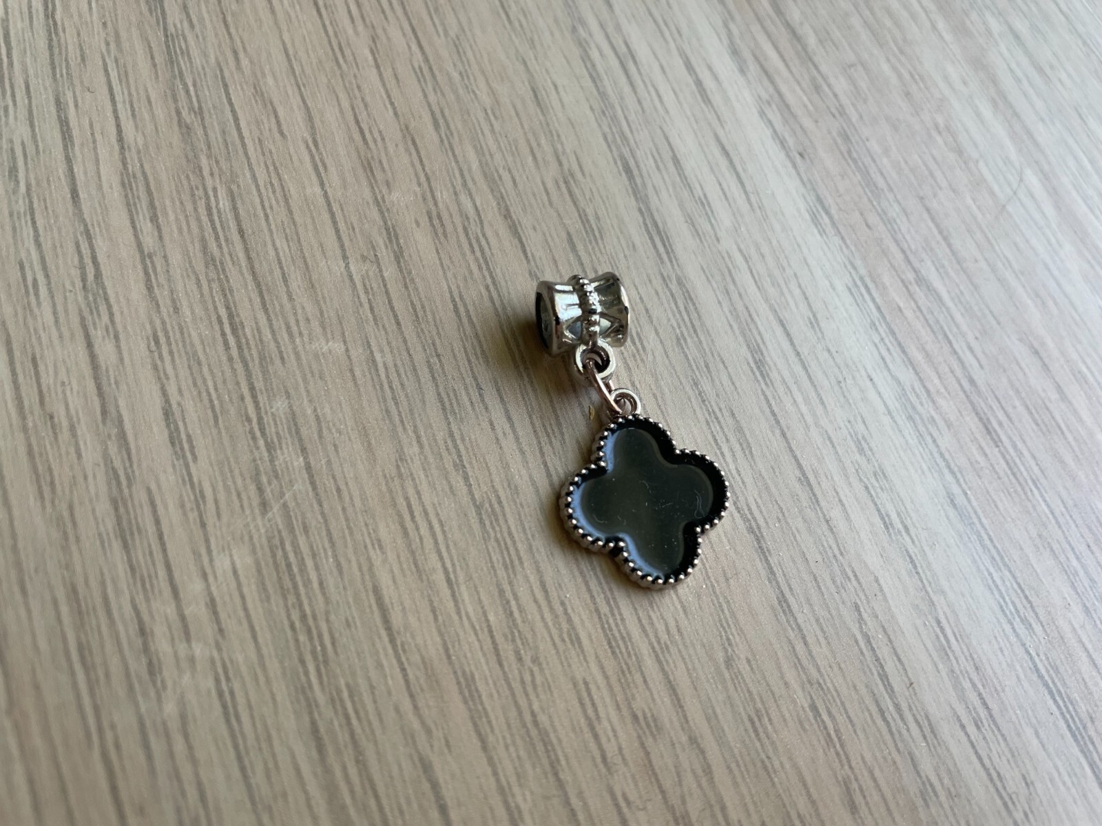 Four leaf clover pendant - Gem