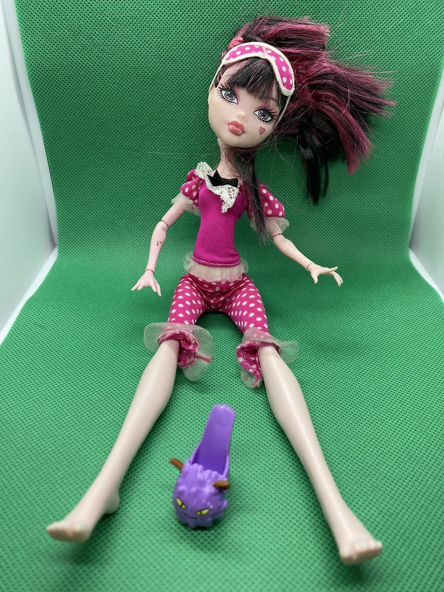 Draculaura Dead Tired