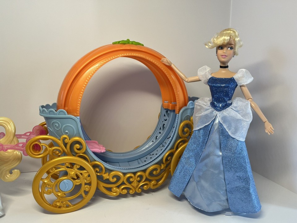 2015 Hasbro Cinderella Transforming Carriage with Horse & Disney Store ...