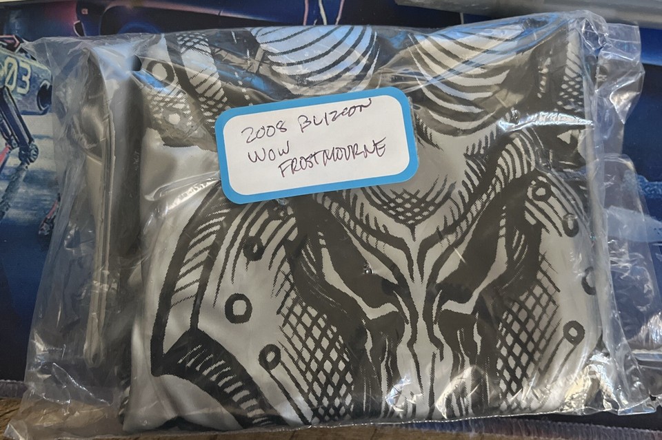 BlizzCon 2008 Exclusive Blizzard RARE Sealed 48" FROSTMOURNE INFLATABLE ...