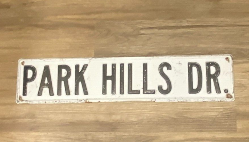 vintage metal street sign “Park Hills Dr“ street sign white with black ...