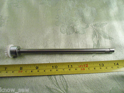 New Vertical Gear with Shaft # 445491 fits SINGER 242 247 248 252 257 ...