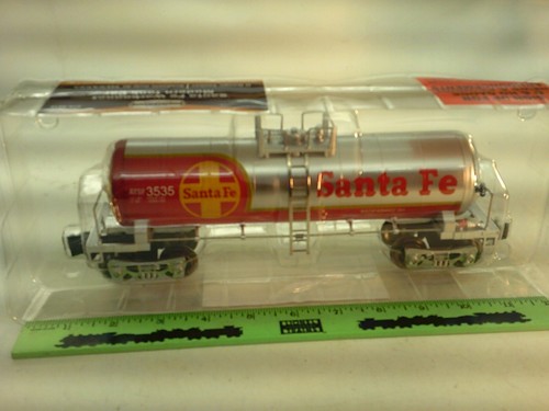 The Menards ~O Gauge Santa Fe Modern Tank Car | eBay