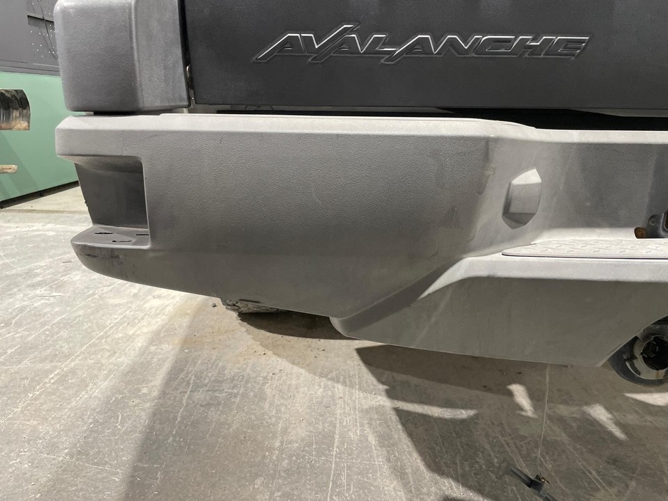 2003 - 2006 Chevy Avalanche 2500 Black Rear Step Bumper | eBay