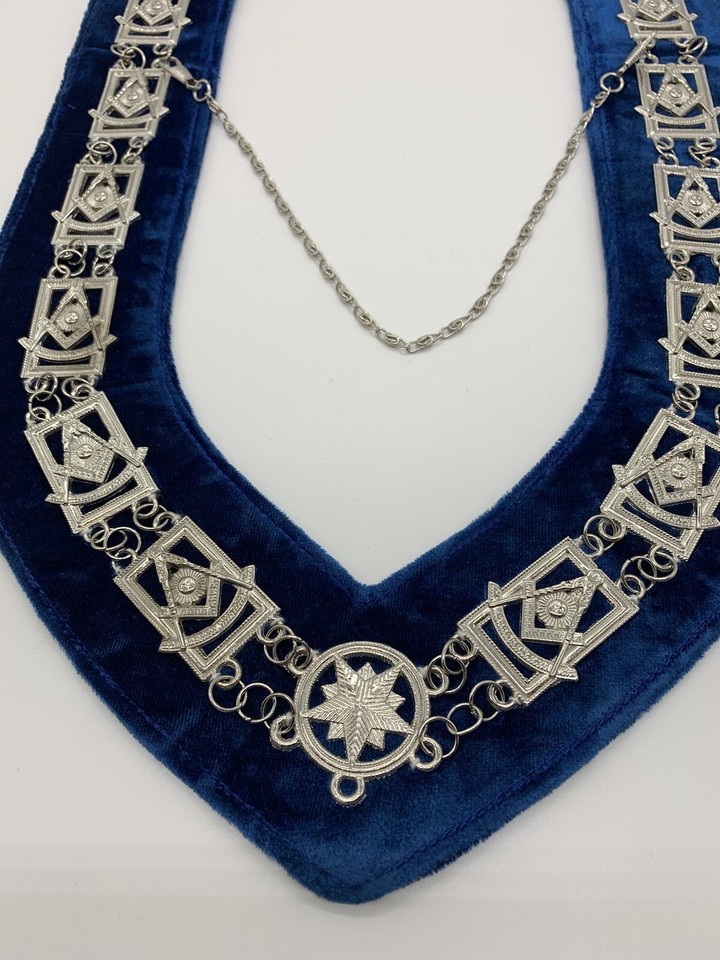 Collare In Metallo Masonic Raglia Past Master Su Fondale In Velluto Blu ...