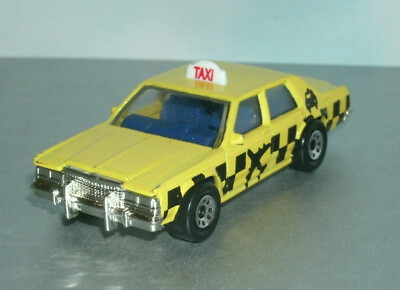 1/64 Scale Ford LTD Taxi Cab Diecast Car Taxicab - Matchbox MB9 Yellow ...