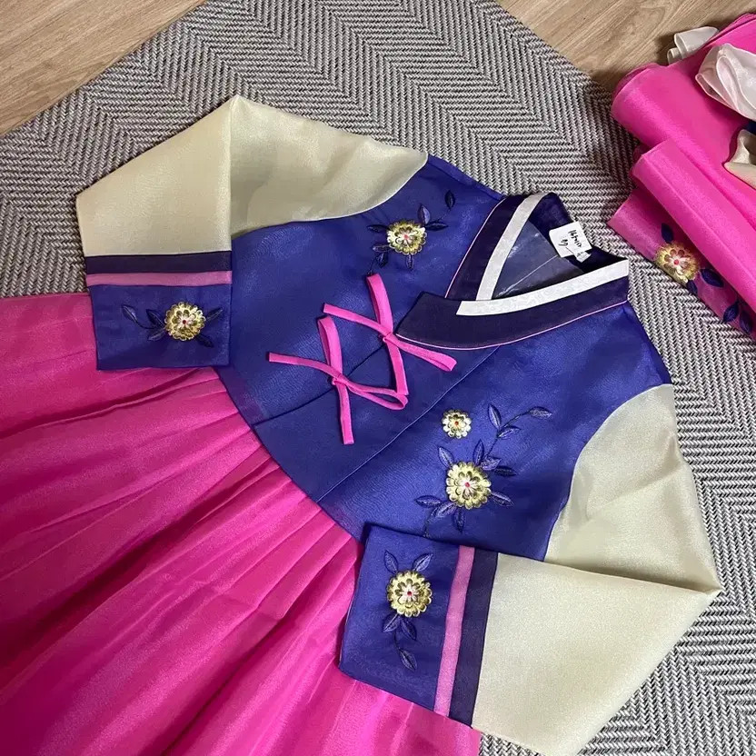 Traditional Korean Hanbok Set - New (Sizes 77/88/99) | eBay