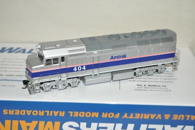 HO scale Walthers Amtrak phase 4 EMD F40PH passenger locomotive train ...