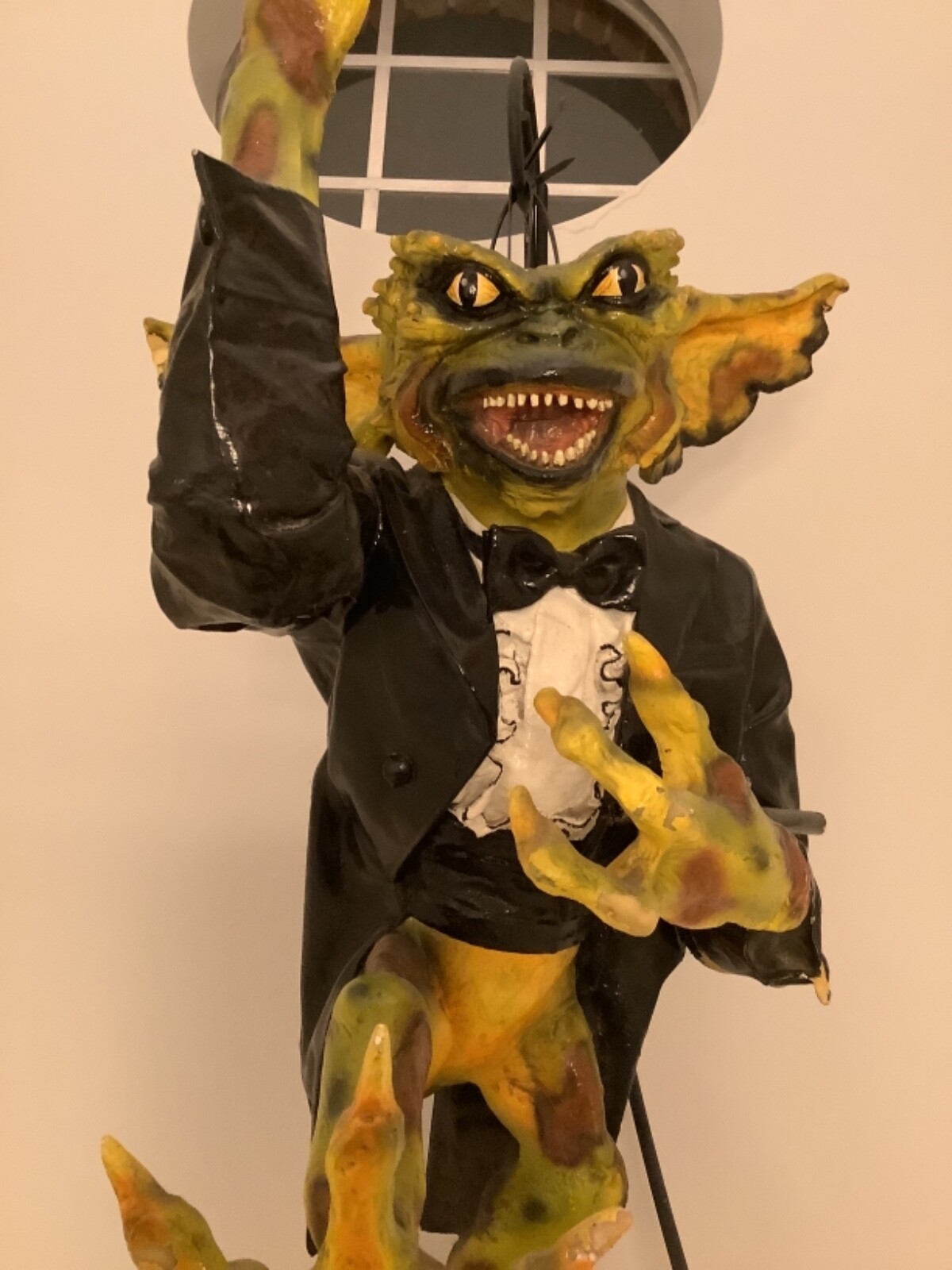 Fiberglass life size Gremlins Mohawk Warner Bros store display Prop ...