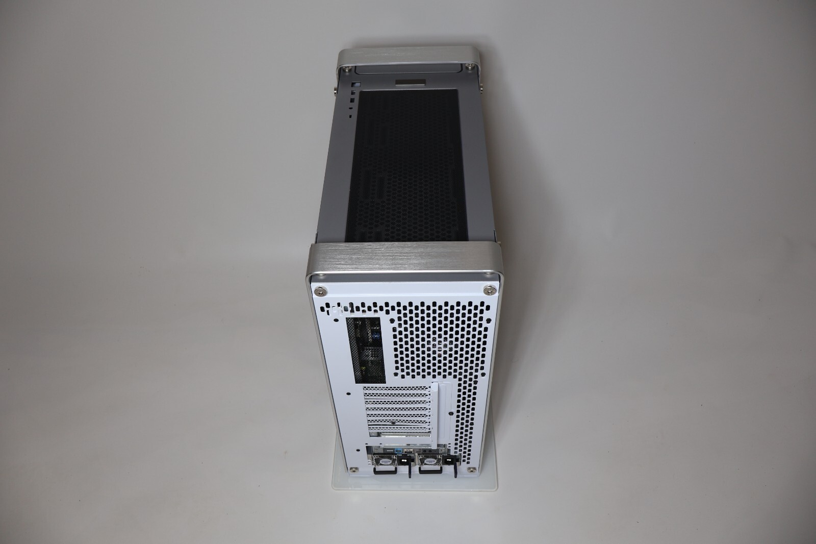 Nvidia GH200 624GB Liquid grey desktop workstation computer PC for AI ...