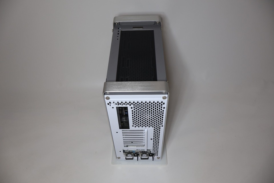 Nvidia GH200 624GB Liquid grey desktop workstation computer PC for AI ...